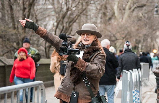 Sandi Bachom Covers The News | VJ